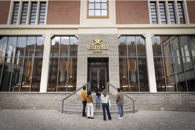 Visita a la Antigua Fábrica Damm ¡Un paraíso de cerveza!