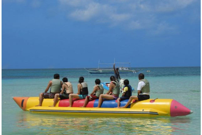 Banana boat en Barcelona. ¡Pasa un divertido día en la playa!