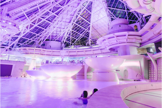 Caldea de noche, Andorra. ¡Descubre una nueva forma de vivirlo!