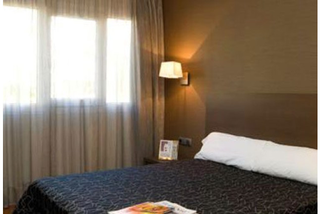 Hotel Cisneros en Alcalá de Henares. ¡Preparad las maletas!