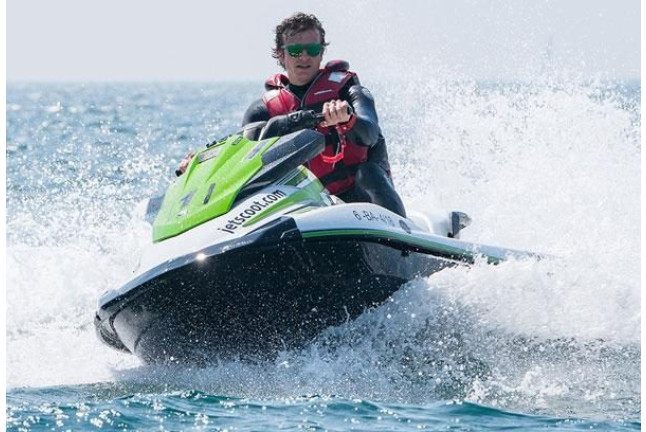 Jet ski: moto de agua para dos en Barcelona. ¡Divertíos!