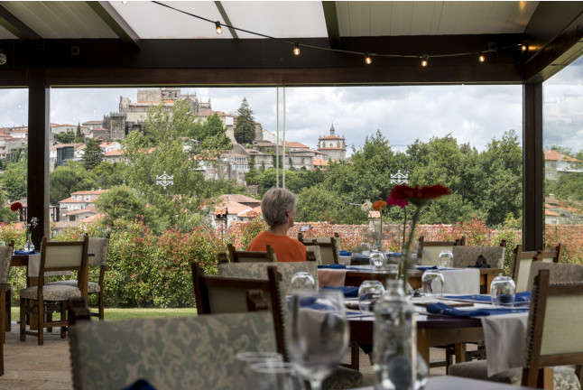 Parador de Tui, Pontevedra ¡Noche con comida o cena! | Aladinia