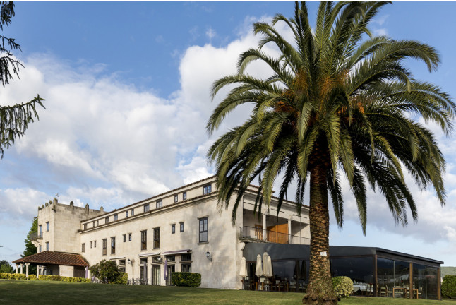 Parador de Tui, Pontevedra ¡Noche con comida o cena! | Aladinia
