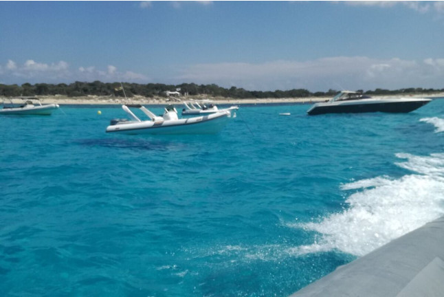 Paseo en barco y snorkel en Formentera ¡Diversión en el mar!