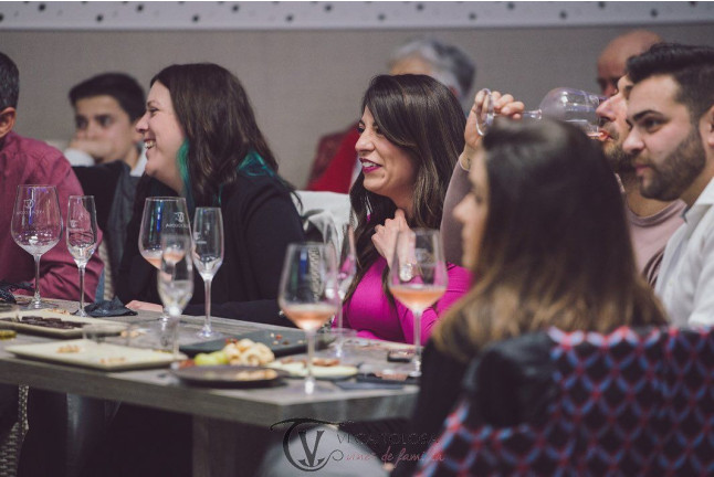 Visita a bodega Vega Tolosa y cata de vinos | Aladinia