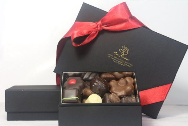 Fabrication de bonbons en chocolat à Nice | Aladinia