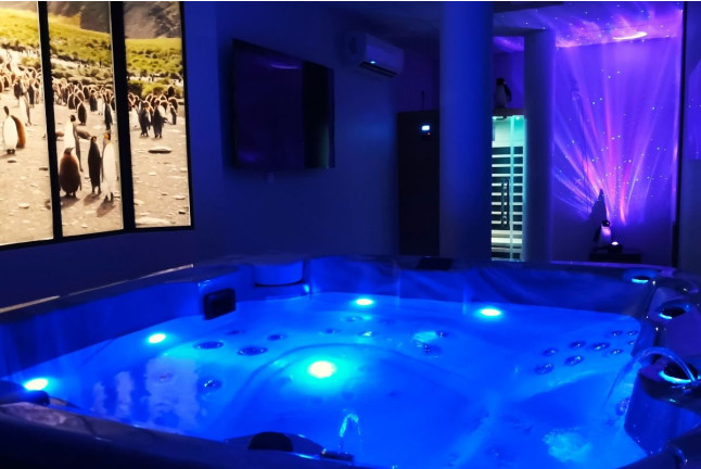 Sauna à Nantes avec jacuzzi privatif pour deux personnes